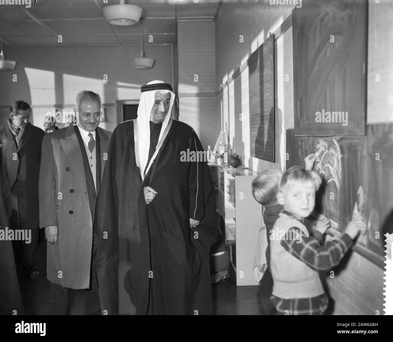 Prince Fahel al Faisal visited Princess Beatrix School in Amsterdam ...