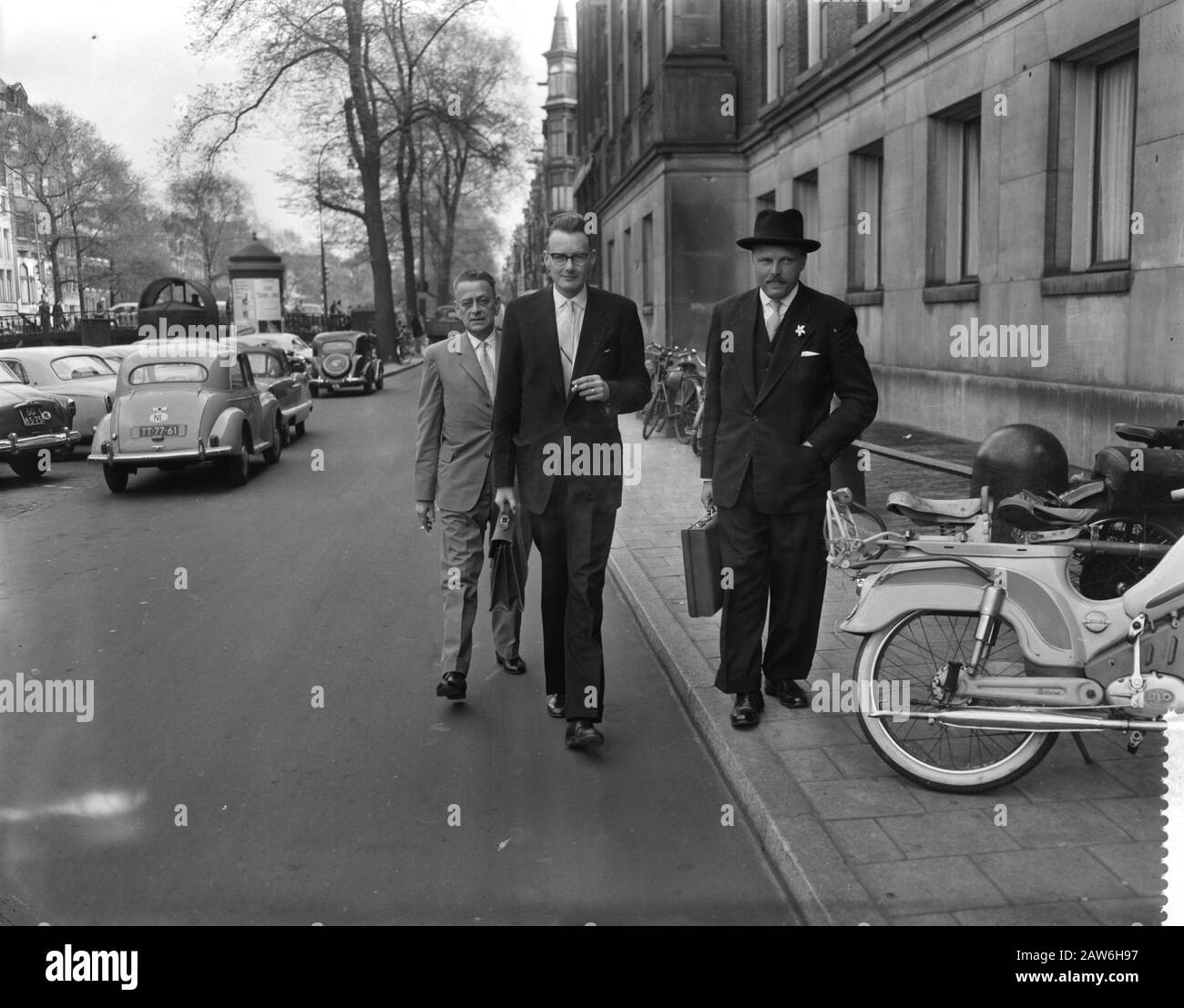Short dispute between Ben Essing and Dutch Toonkunstenaars Bond Date ...