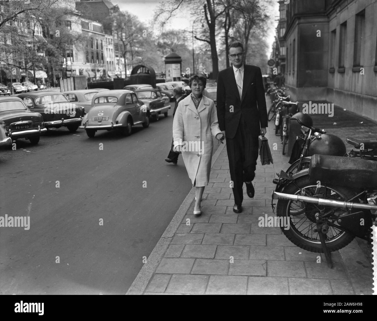 Short dispute between Ben Essing and Dutch Toonkunstenaars Bond, Ben ...