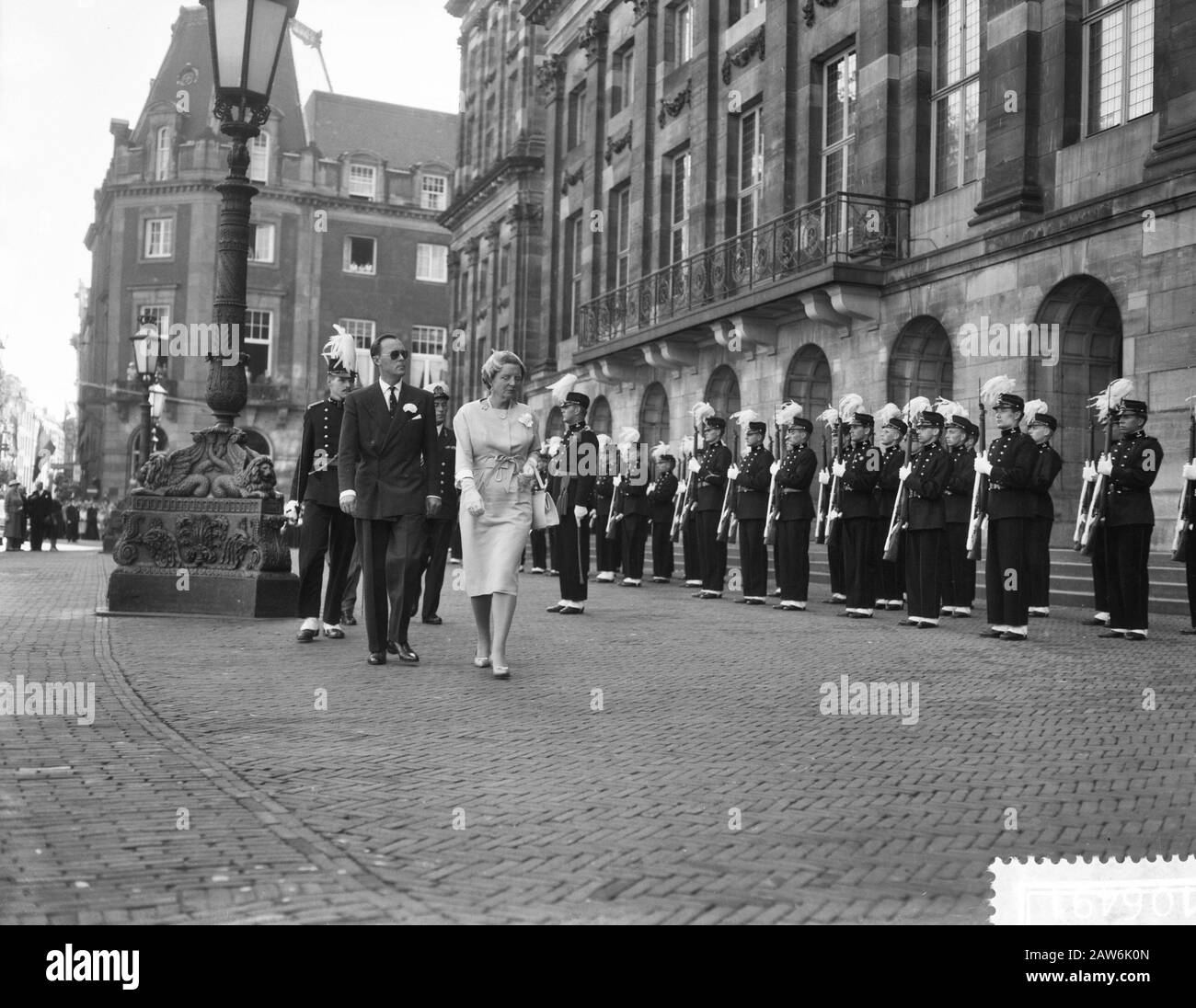 Royal visit to Amsterdam, inspecting honor guard for Palace Date ...