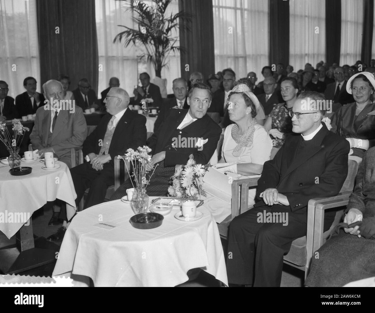 Queen Juliana at 10 years Dutch Call Center Utrecht Date: October 3 ...