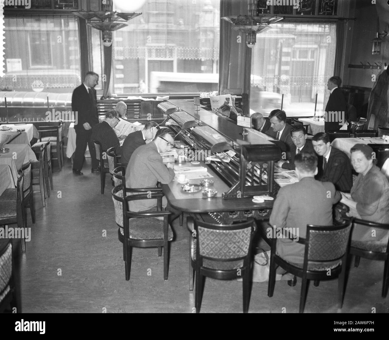 Mission Hotel Revue reading table Americain Date: April 8, 1960 ...