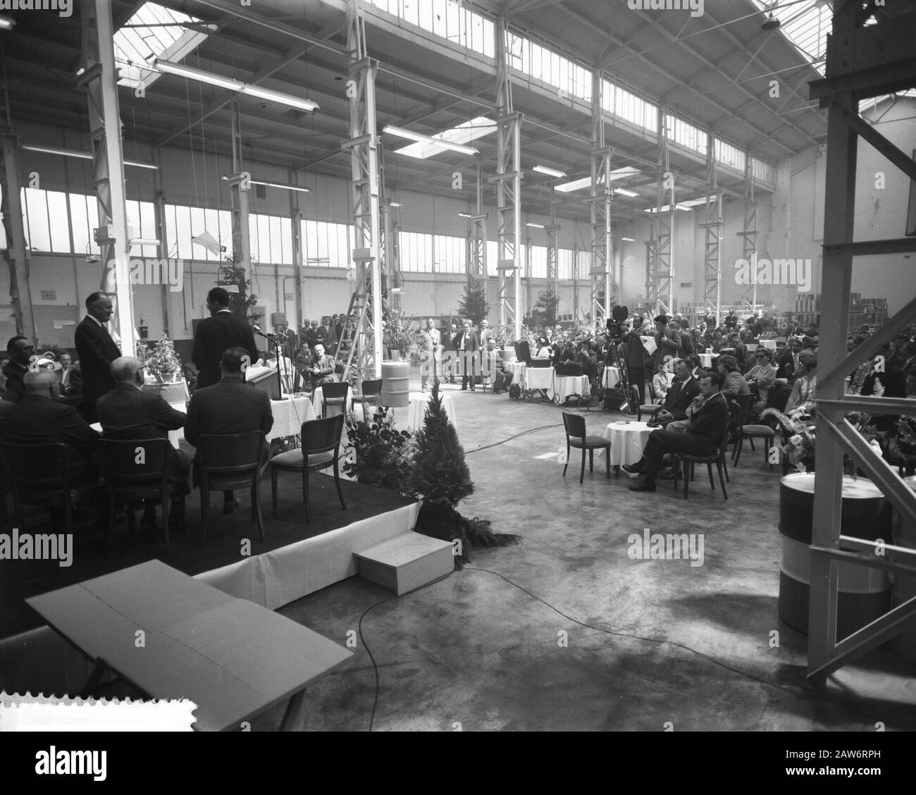 Opening factory rustoleum hi-res stock photography and images - Alamy