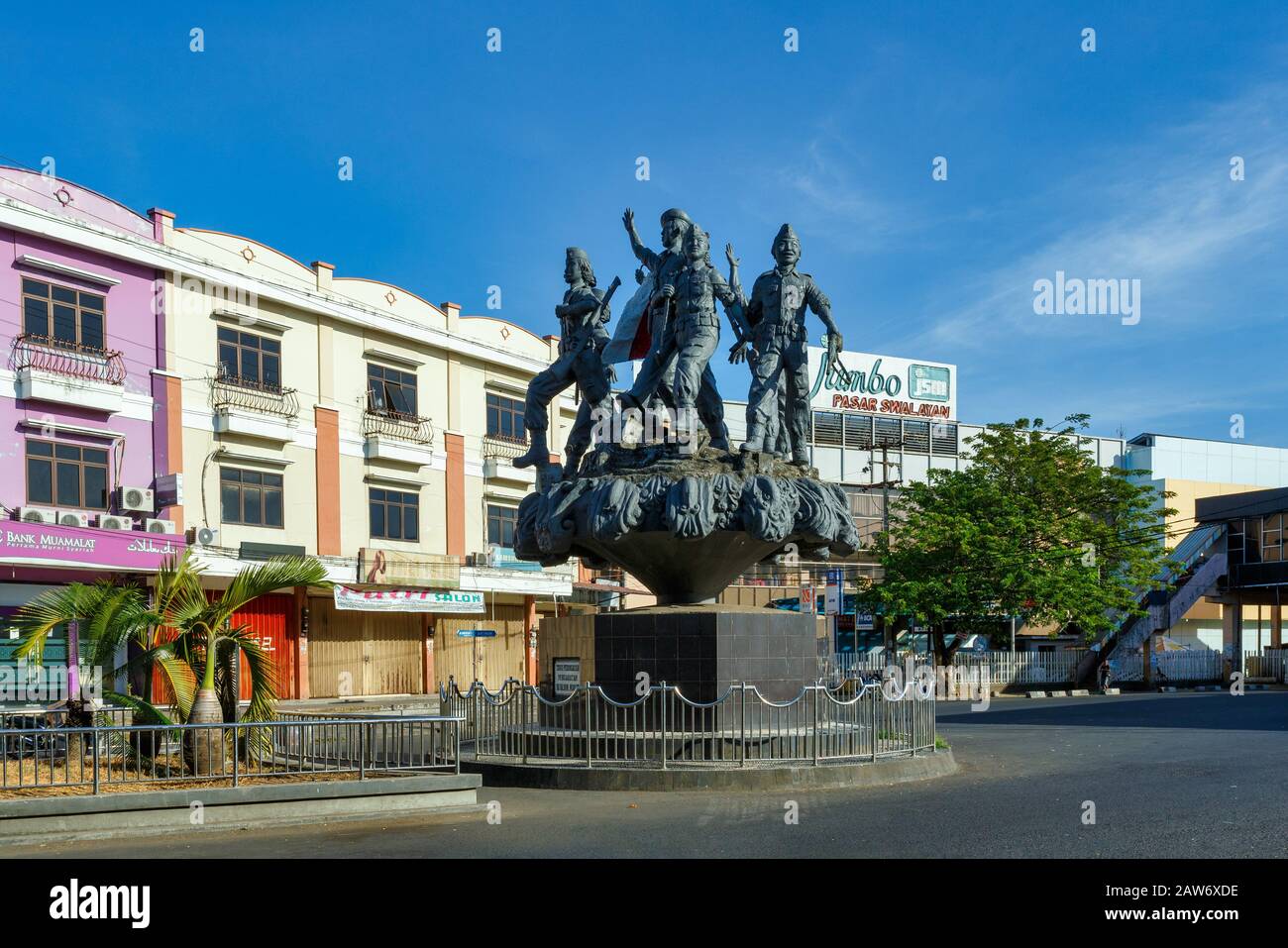 Freedom fighters statue hi-res stock photography and images - Alamy