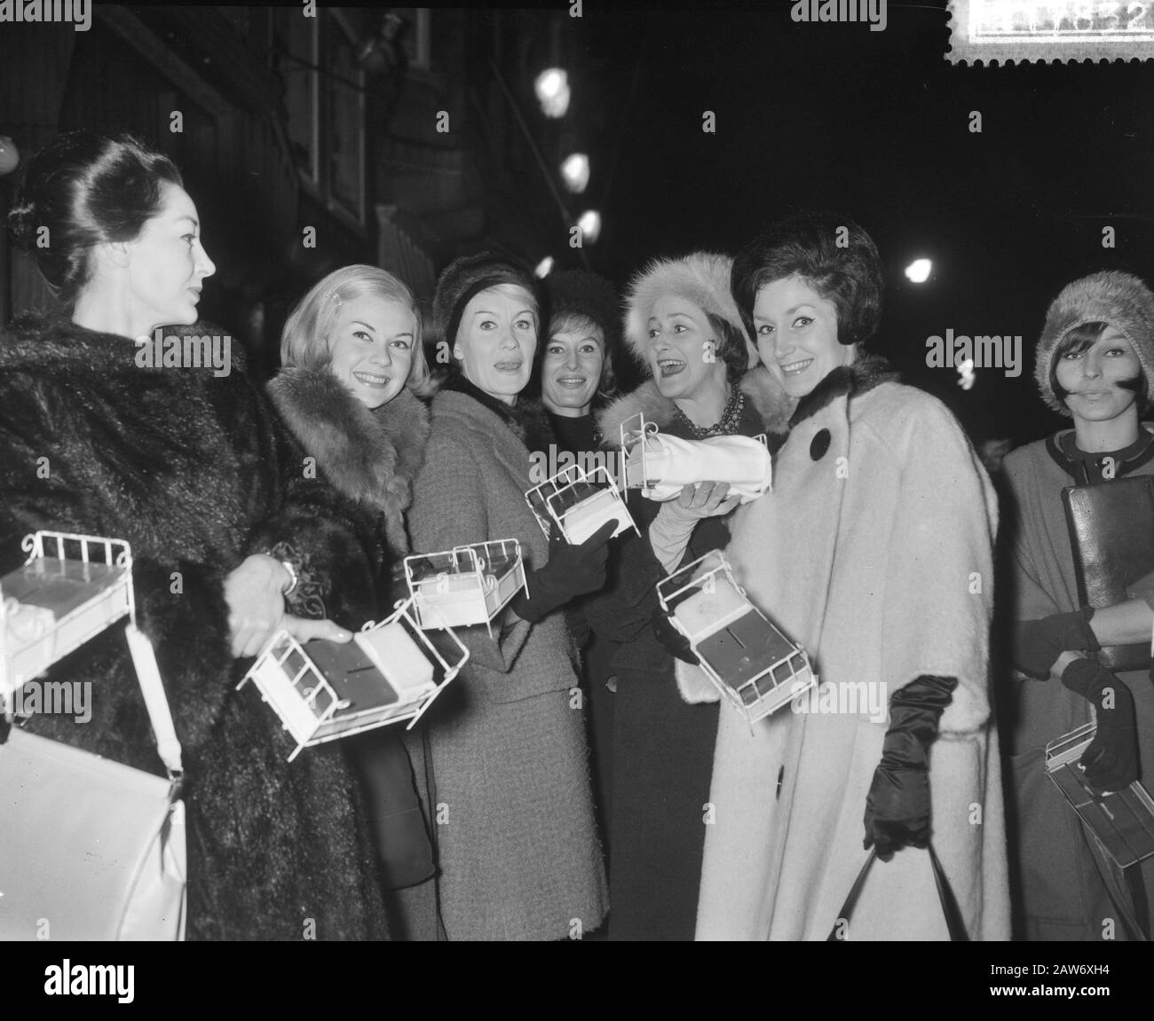 17 beds Black and White Stock Photos & Images - Alamy