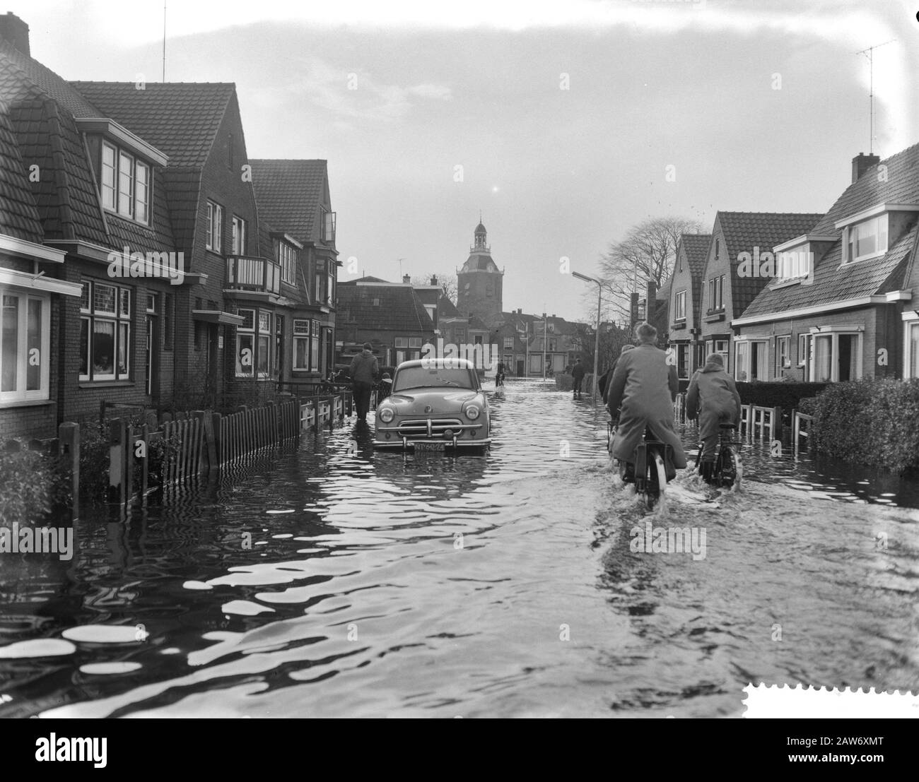 Flooding in residential area hi-res stock photography and images - Alamy