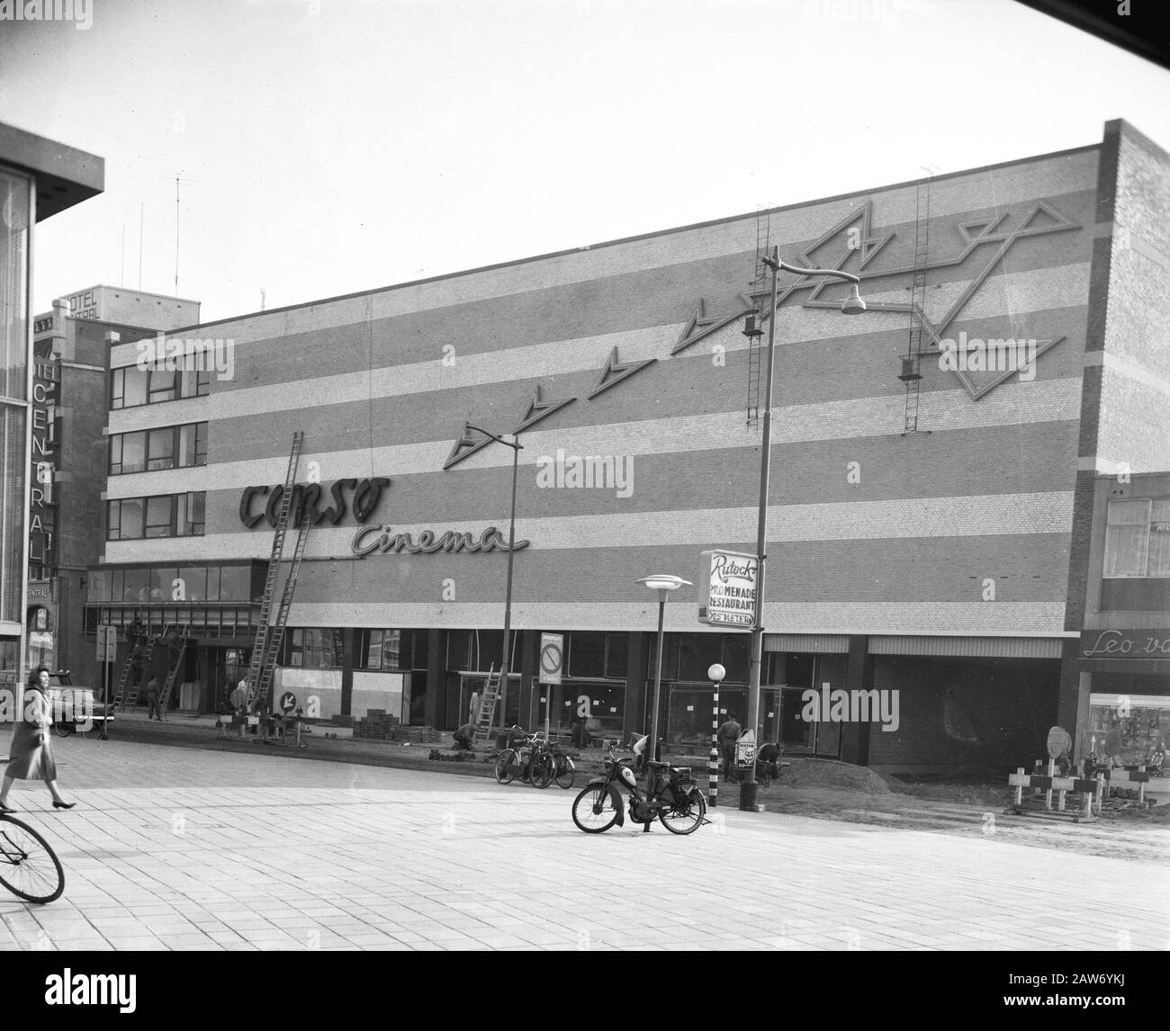 New movie theater hi-res stock photography and images - Alamy