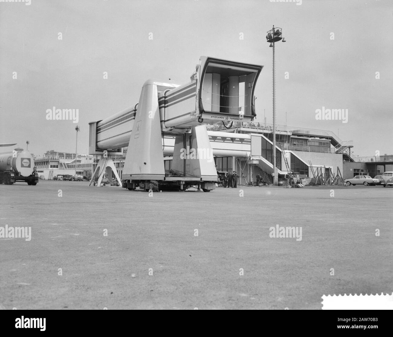 Avio bridge hi-res stock photography and images - Alamy