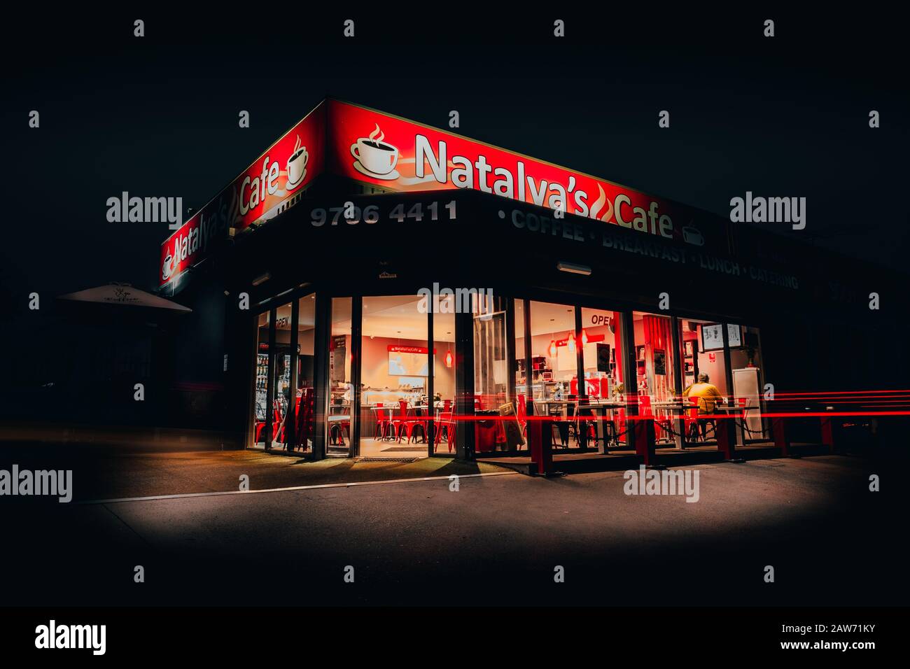 Red cafe hi-res stock photography and images - Alamy