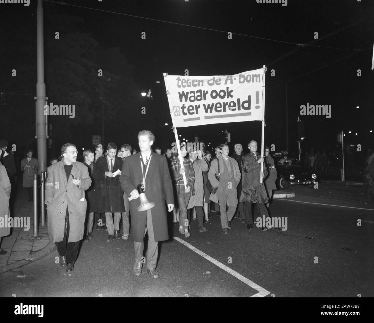 Community protests demonstrations rally Black and White Stock Photos ...