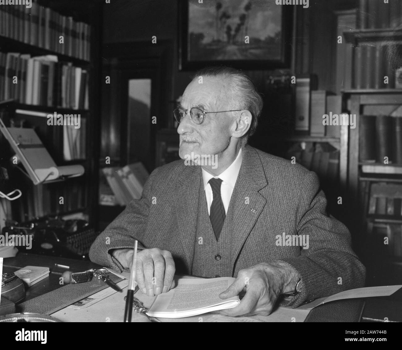 Old Attorney pr. Mr. JC van Oven 70 years Date: November 15, 1961 Stock ...