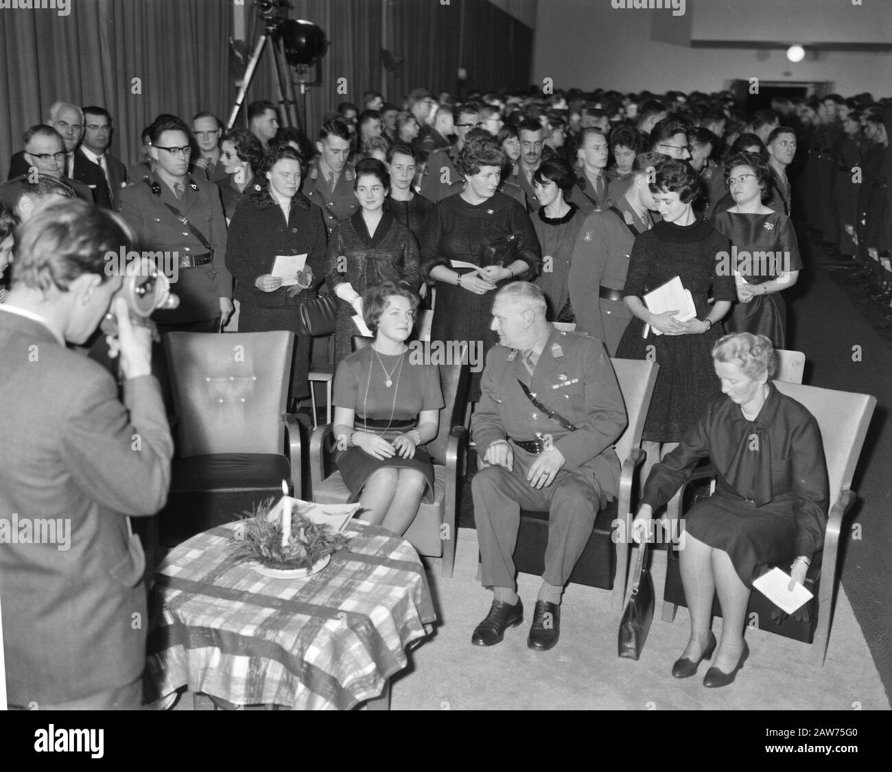 Princess Irene in Westerburg barracks of the Fusiliers. Prinese Irene ...