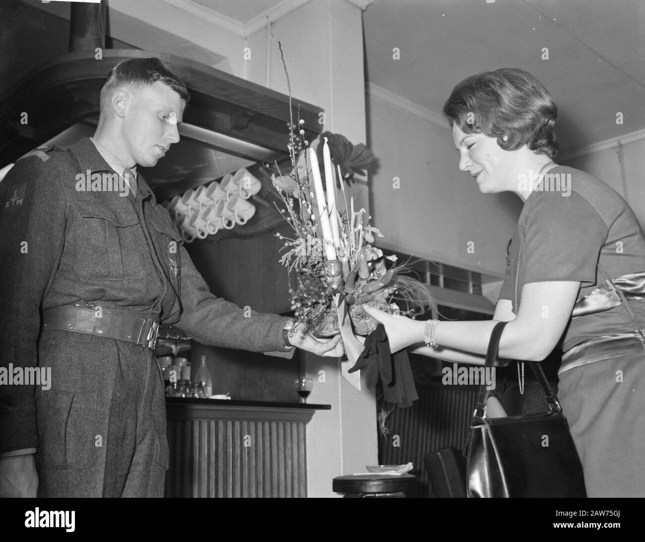 Princess Irene in Westerburg barracks of the Fusiliers. Prinese Irene ...