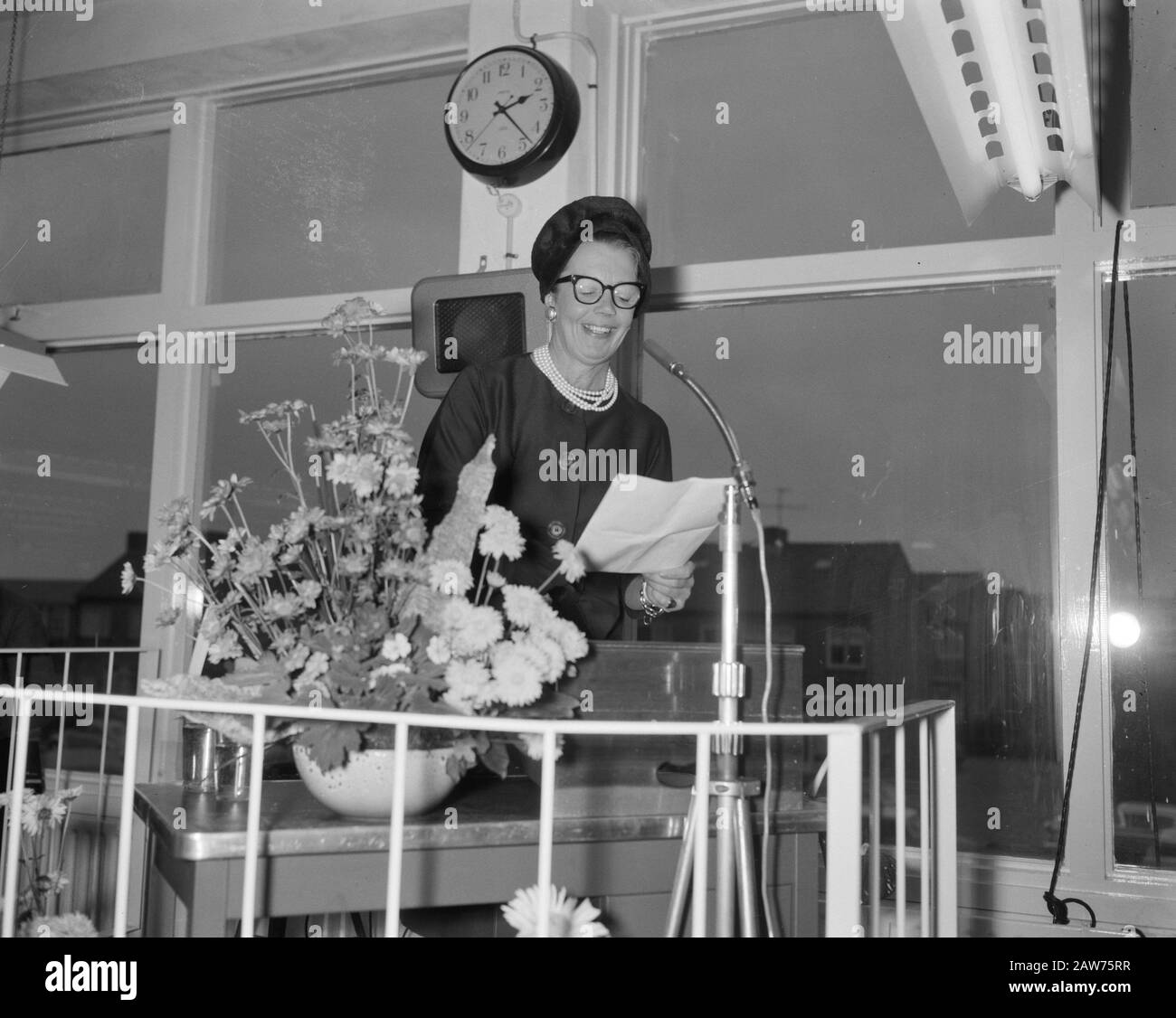 Ms. Hall opens corsettenfabriek Basko. Ms. Hall during speech Date ...