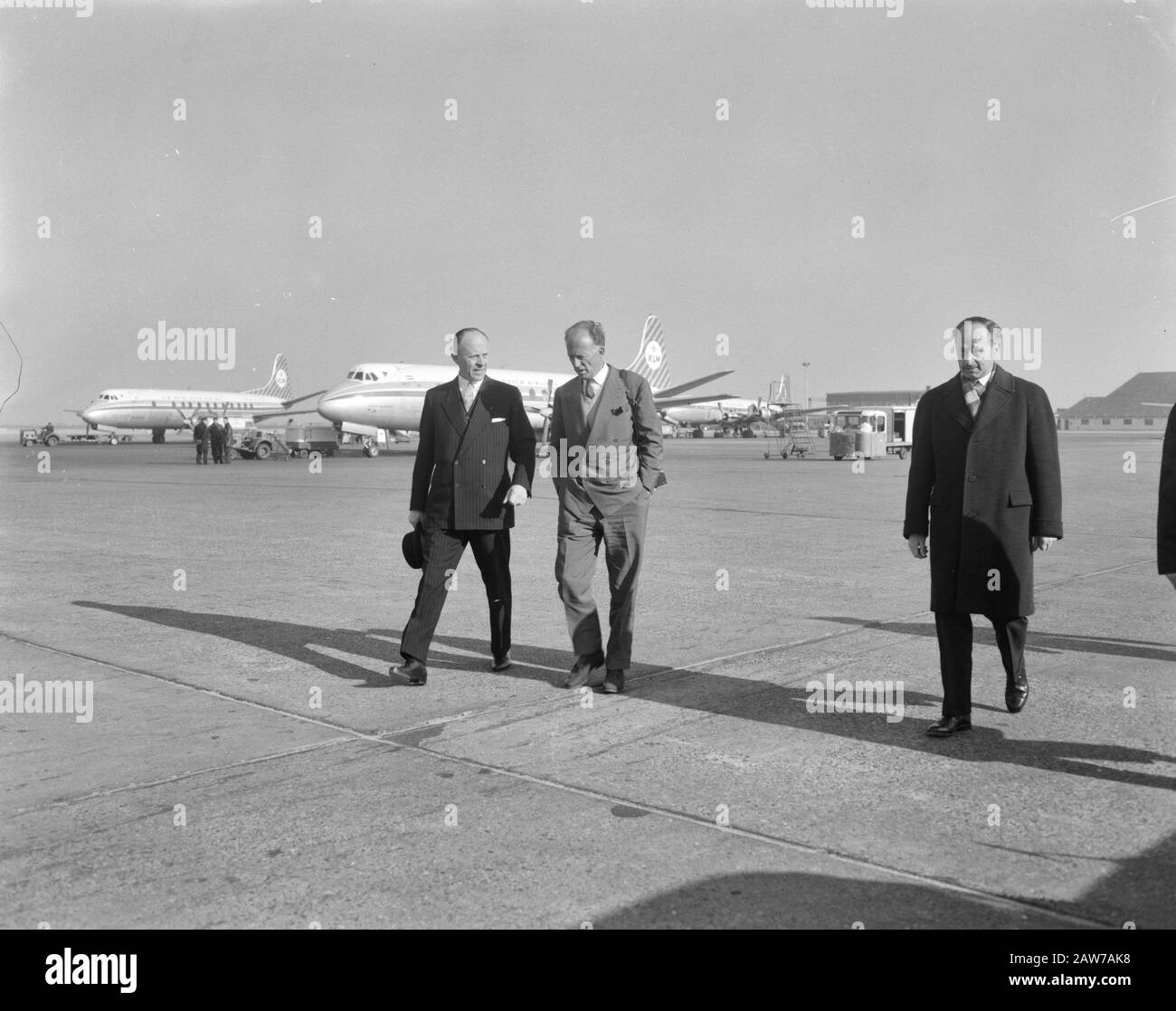 King Leopold and Princess Rety from New York at Schiphol Date: March 16 ...