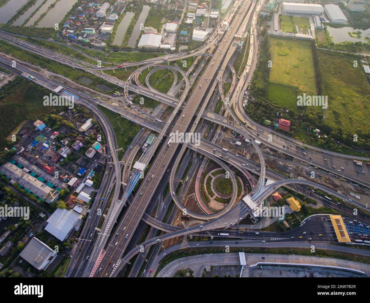 Loop shape of road junction hi-res stock photography and images - Alamy