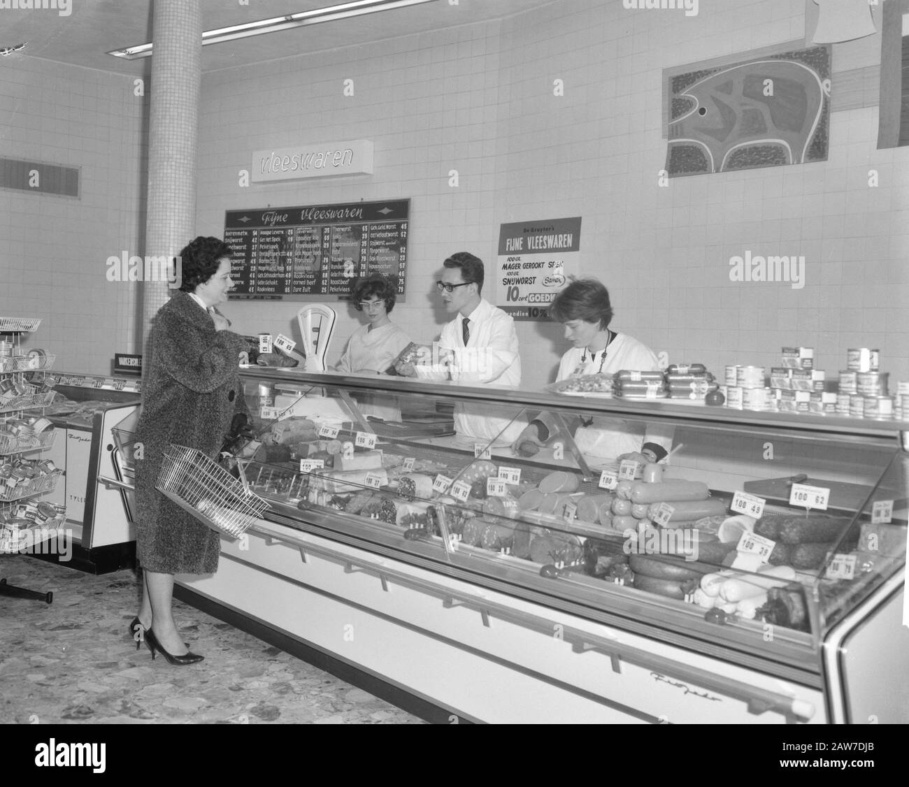 Trade counters Black and White Stock Photos & Images - Alamy