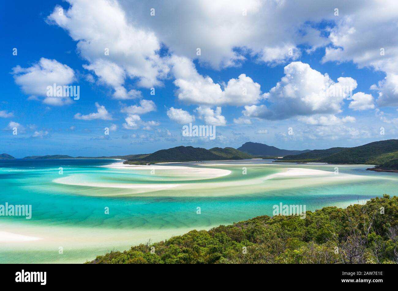 Tropical beach paradise background of turquoise blue water and Coral ...