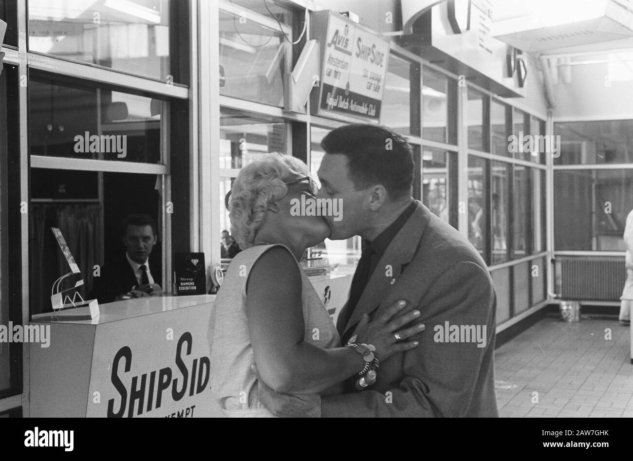 Leen Jansen again surrounded by his family Date: June 8, 1962 Keywords ...