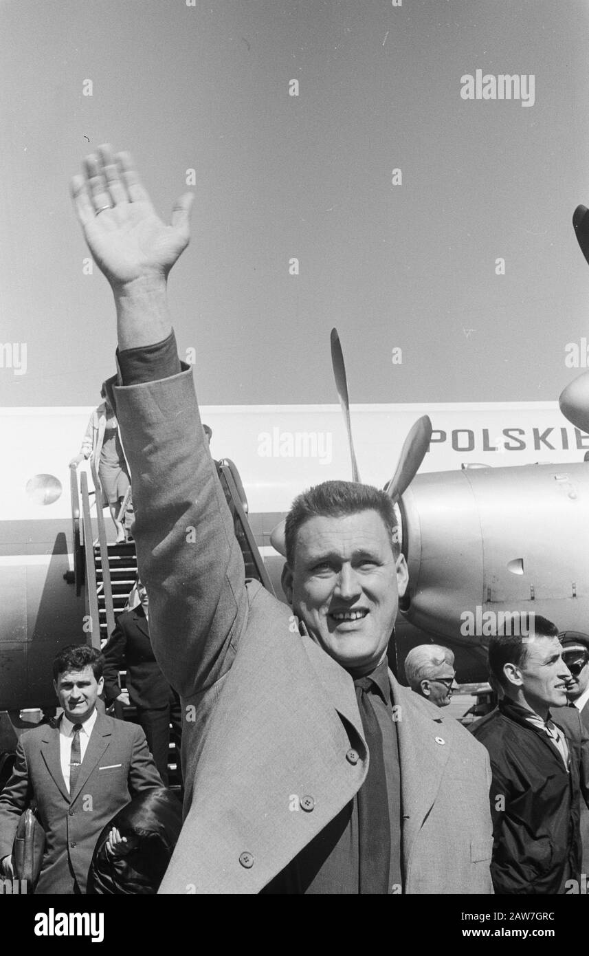 Leen Jansen again surrounded by his family Date: June 8, 1962 Keywords ...