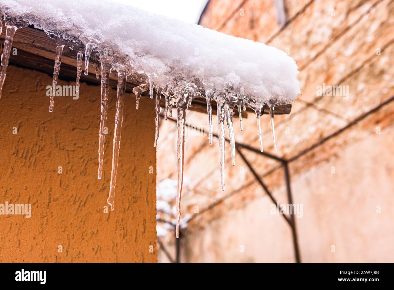 Icecle hi-res stock photography and images - Alamy