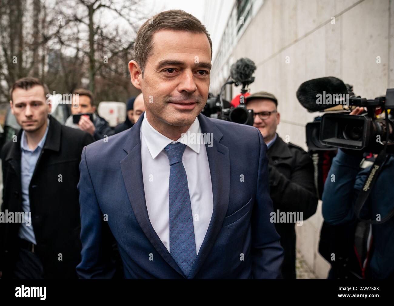 Berlin, Germany. 07th Feb, 2020. Mike Mohring (M), state chairman of ...