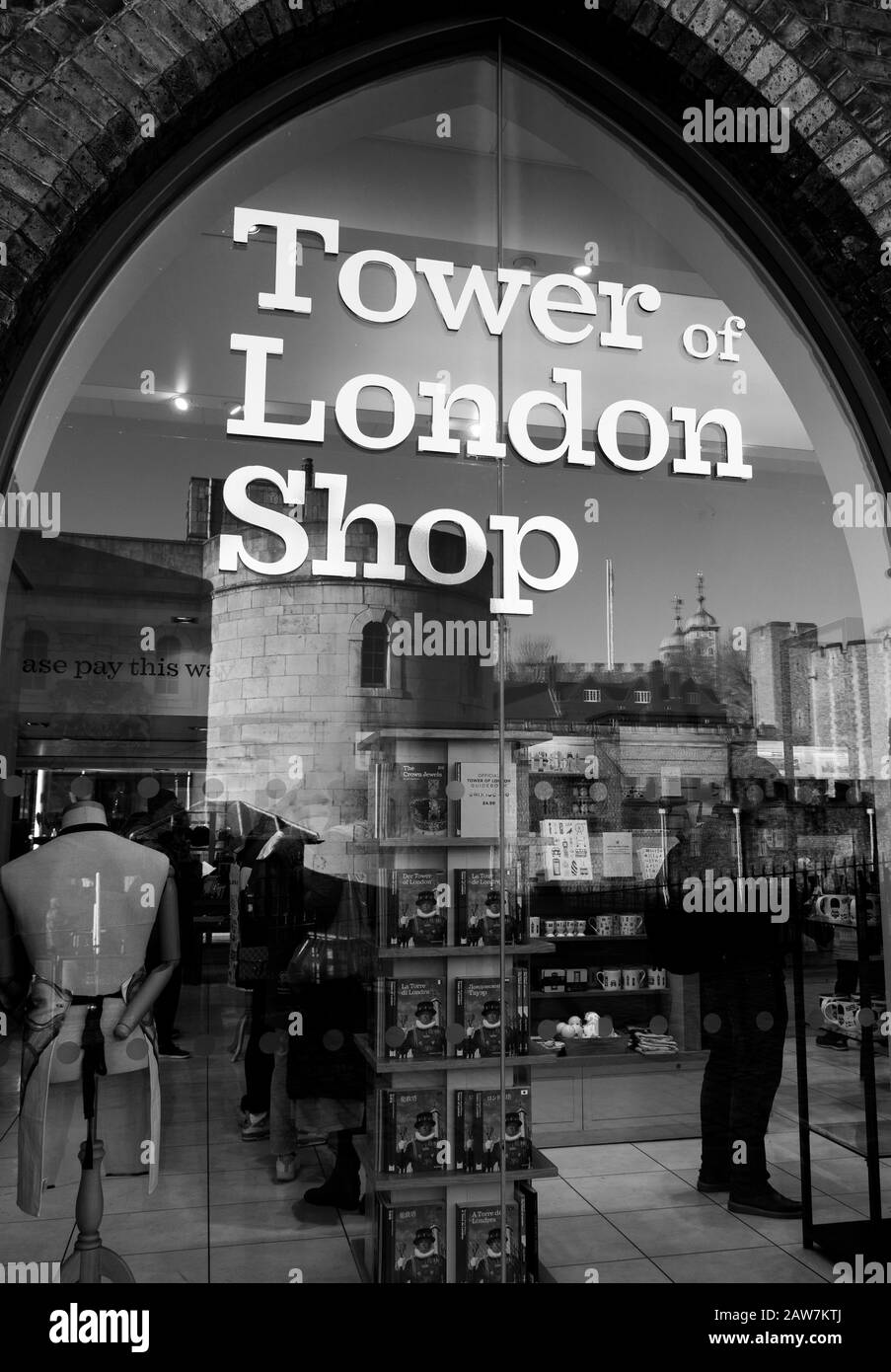 Tower of London Shop, Tower of London, City of London, London, England ...