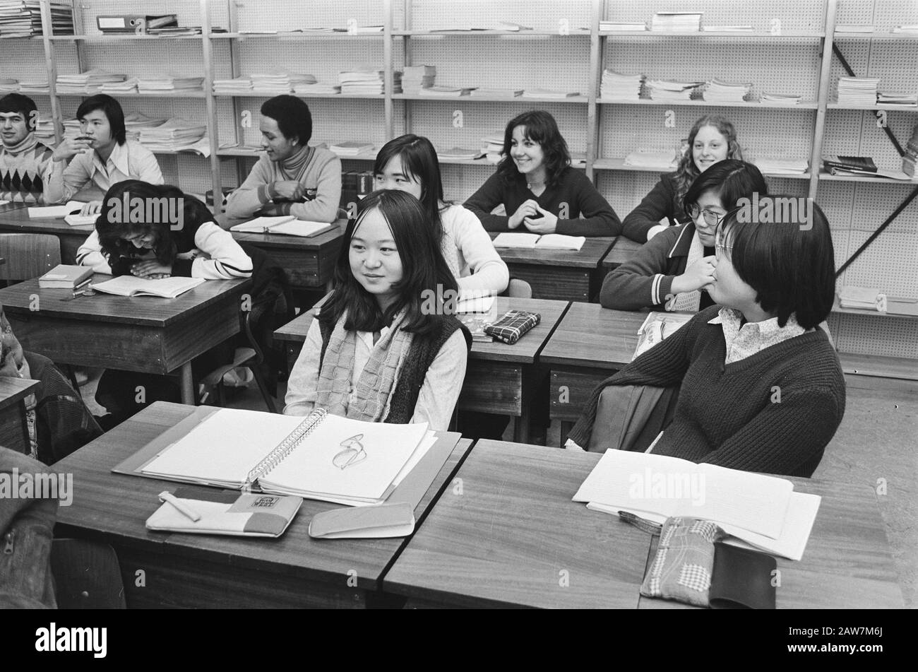 Classroom 1970s hi-res stock photography and images - Alamy