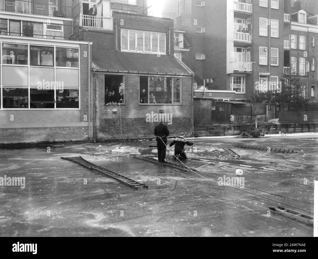 Drowned boy hi-res stock photography and images - Alamy
