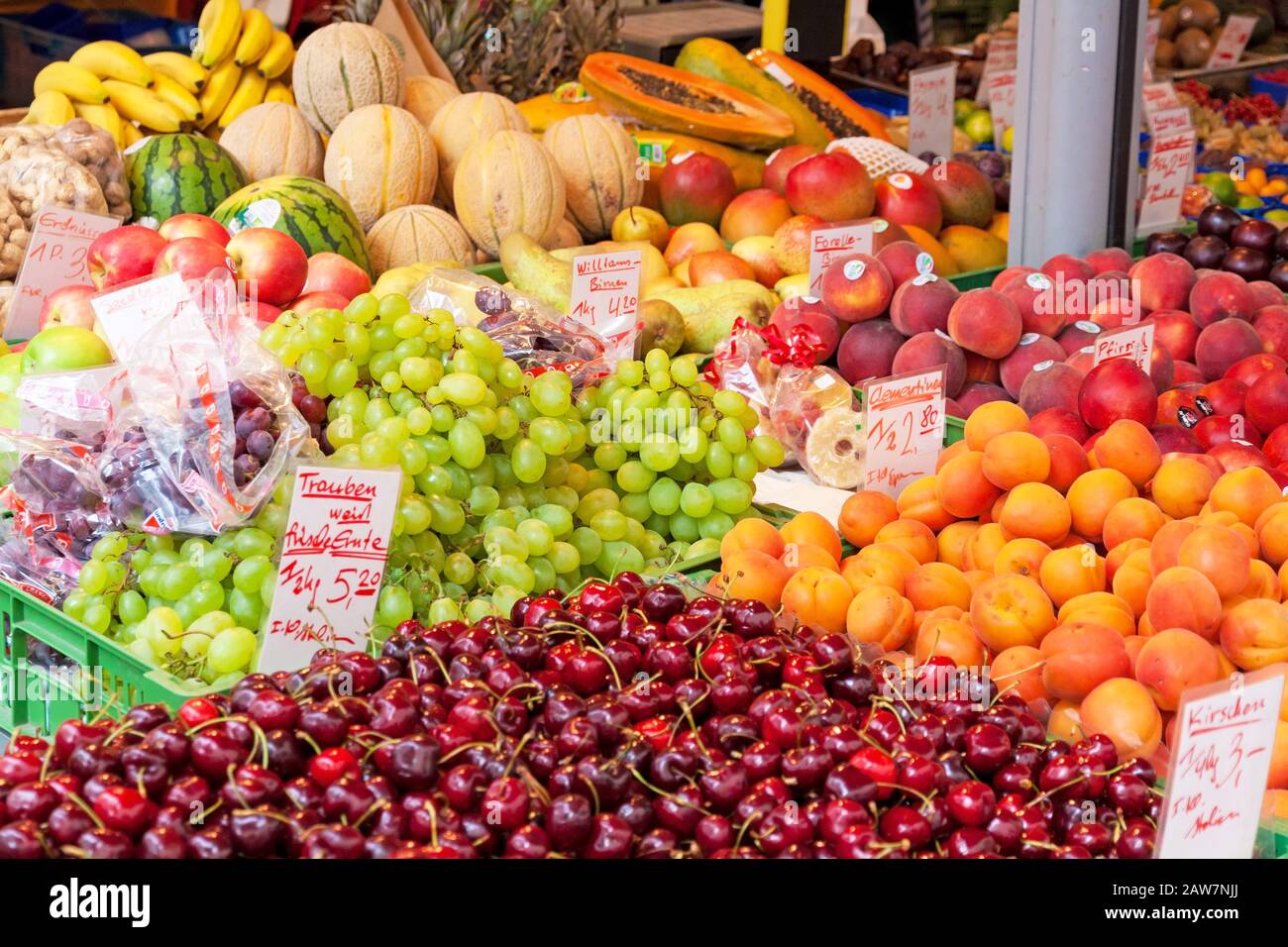 Fresh fruits at the market booth Stock Photo - Alamy