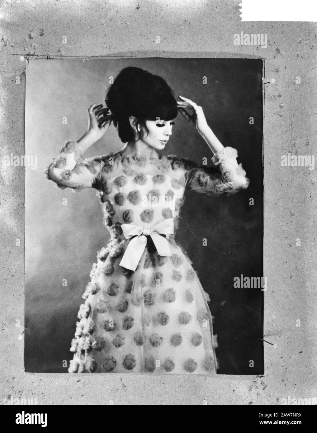 Parisian fashion hi-res stock photography and images - Alamy