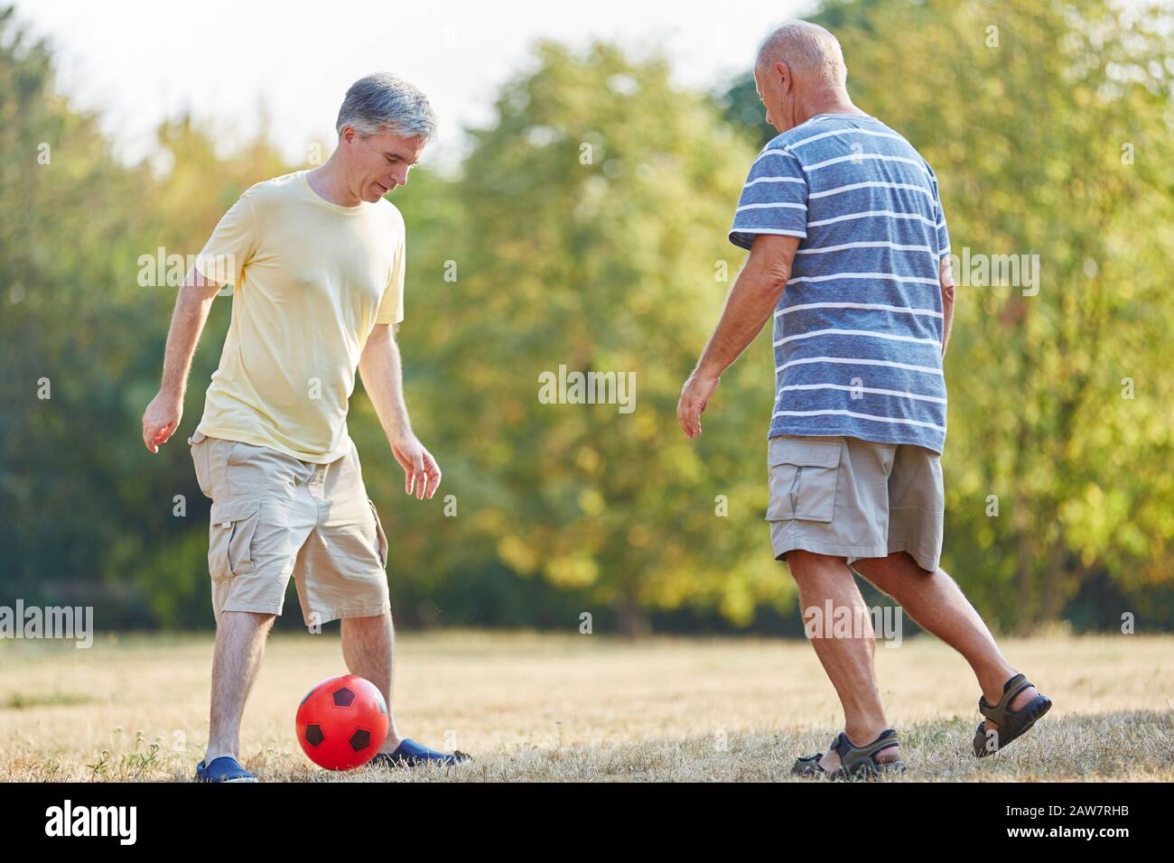 Two people play soccer hi-res stock photography and images - Alamy