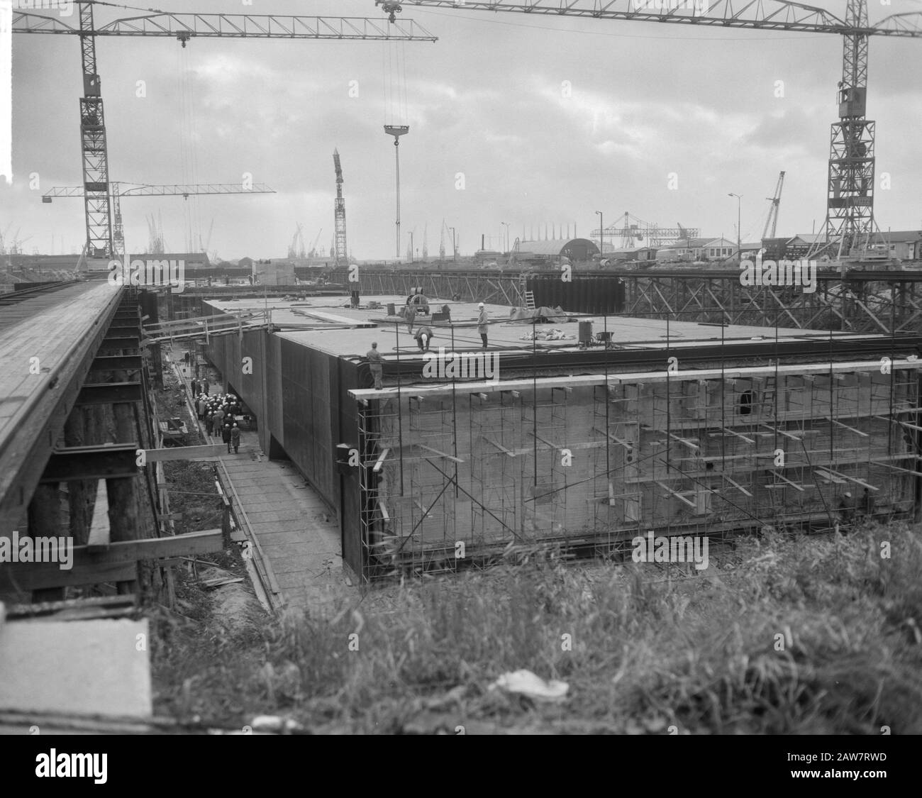 Press Day IJtunnel, building IJtunnel Date: October 6, 1964 Keywords ...