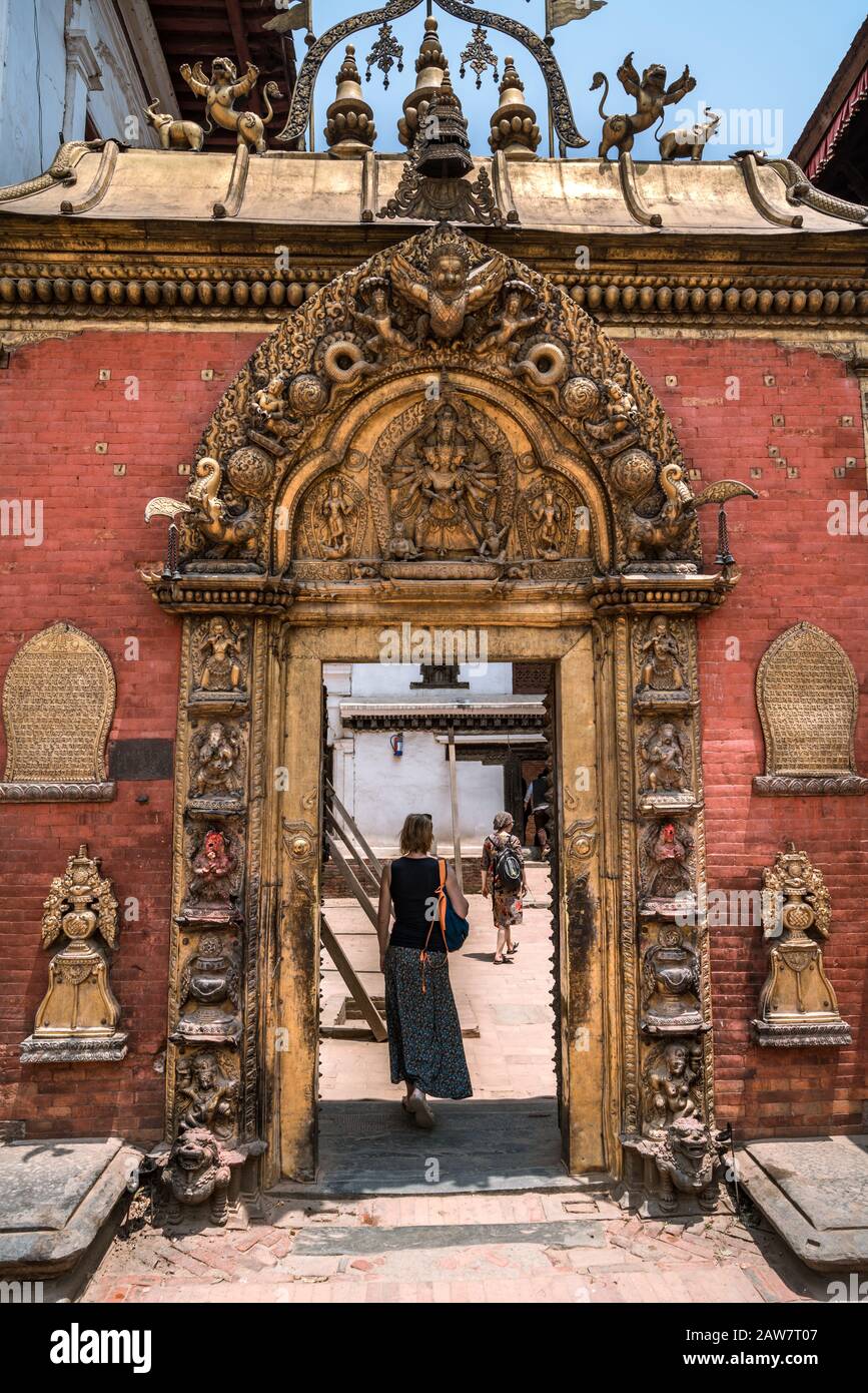 Golden gate of Bhaktapur at Durbar Square in Bhaktapur, Kathmandu ...