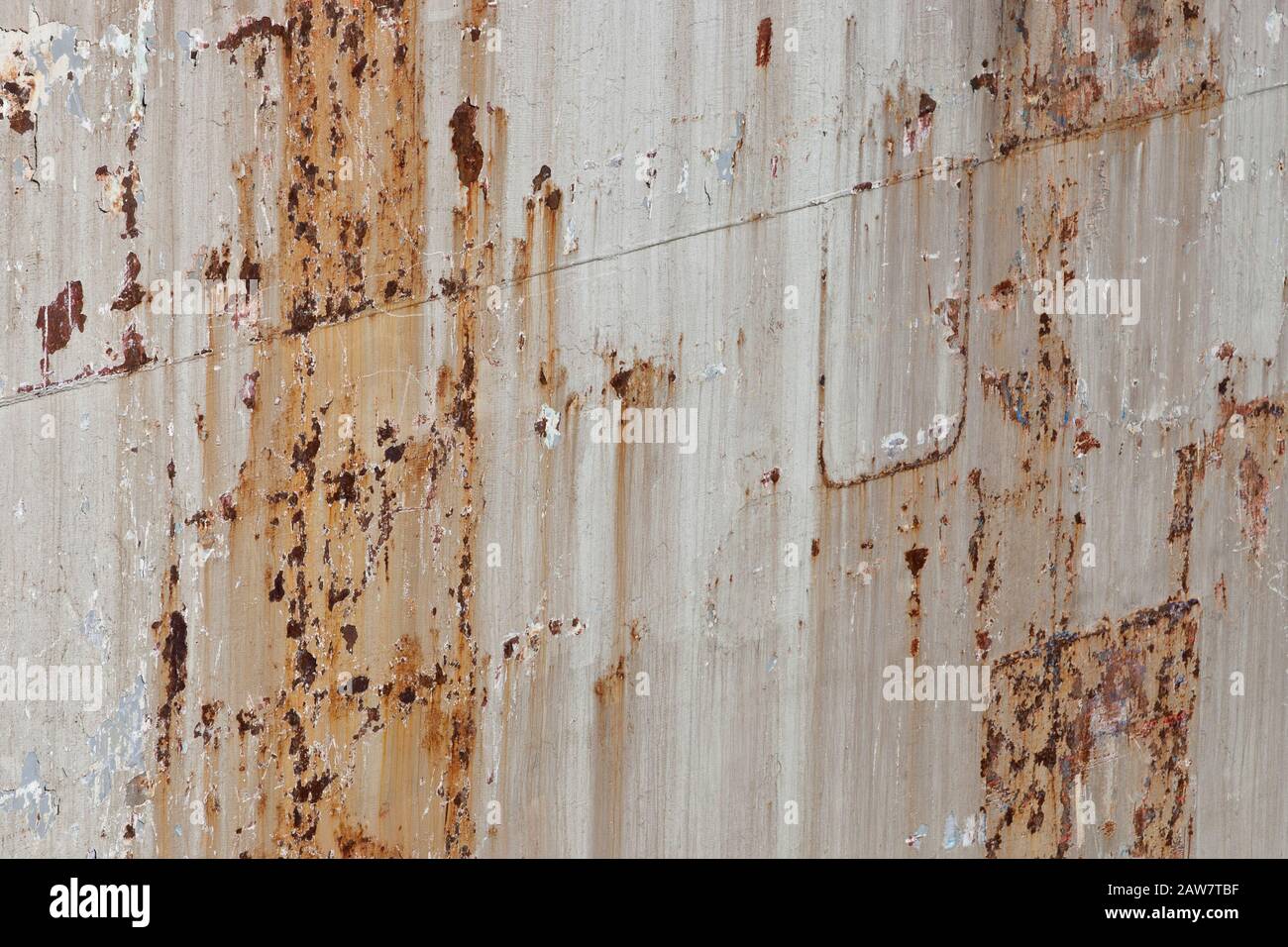 Rusting shipping container hi-res stock photography and images - Alamy