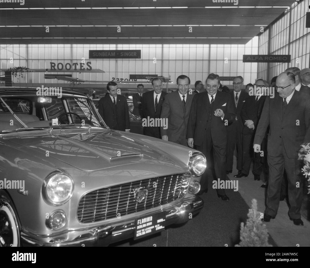 RAI opened minister J. van Aartsen and wife Date: February 18, 1965 ...