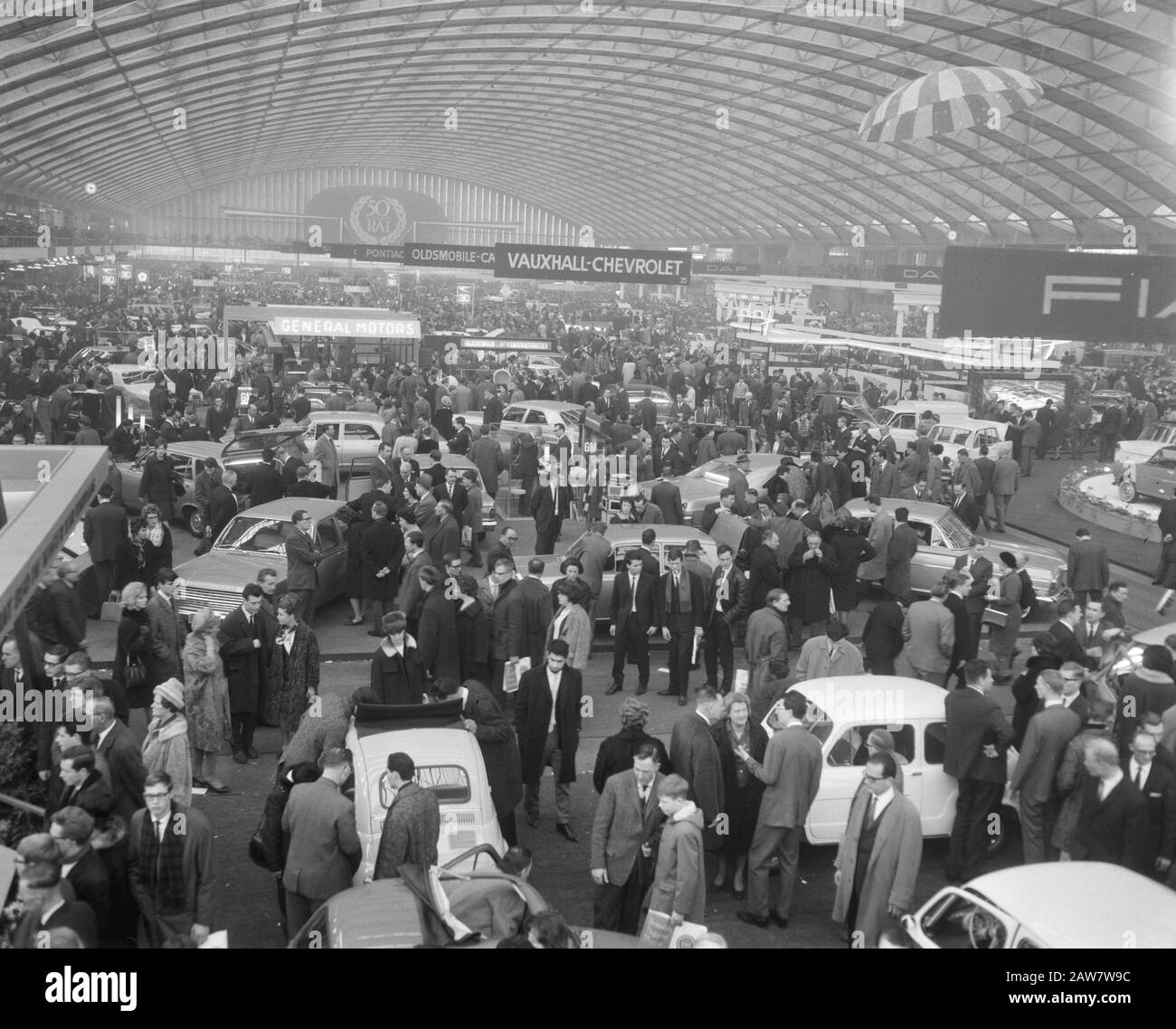 Last day RAI Motor Show Date: February 28, 1965 Keywords: cars ...