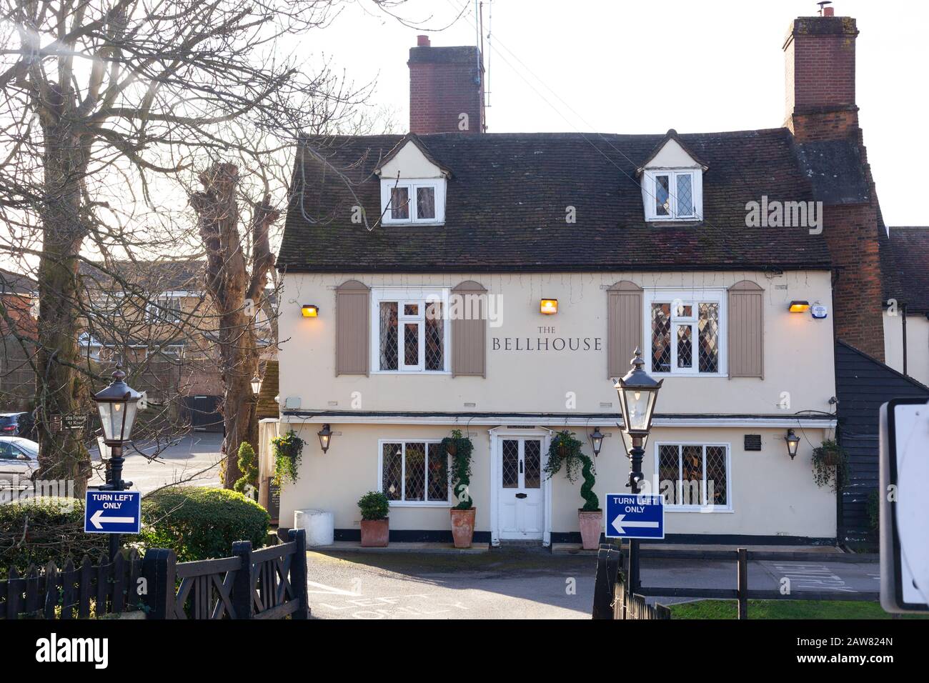 British Pubs High Resolution Stock Photography and Images - Alamy