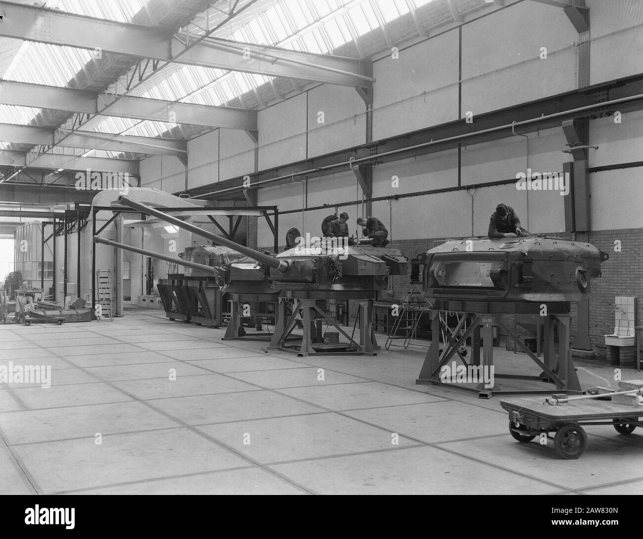 New tank workshop for basic commands army in Amersfoort Date: April 17 ...