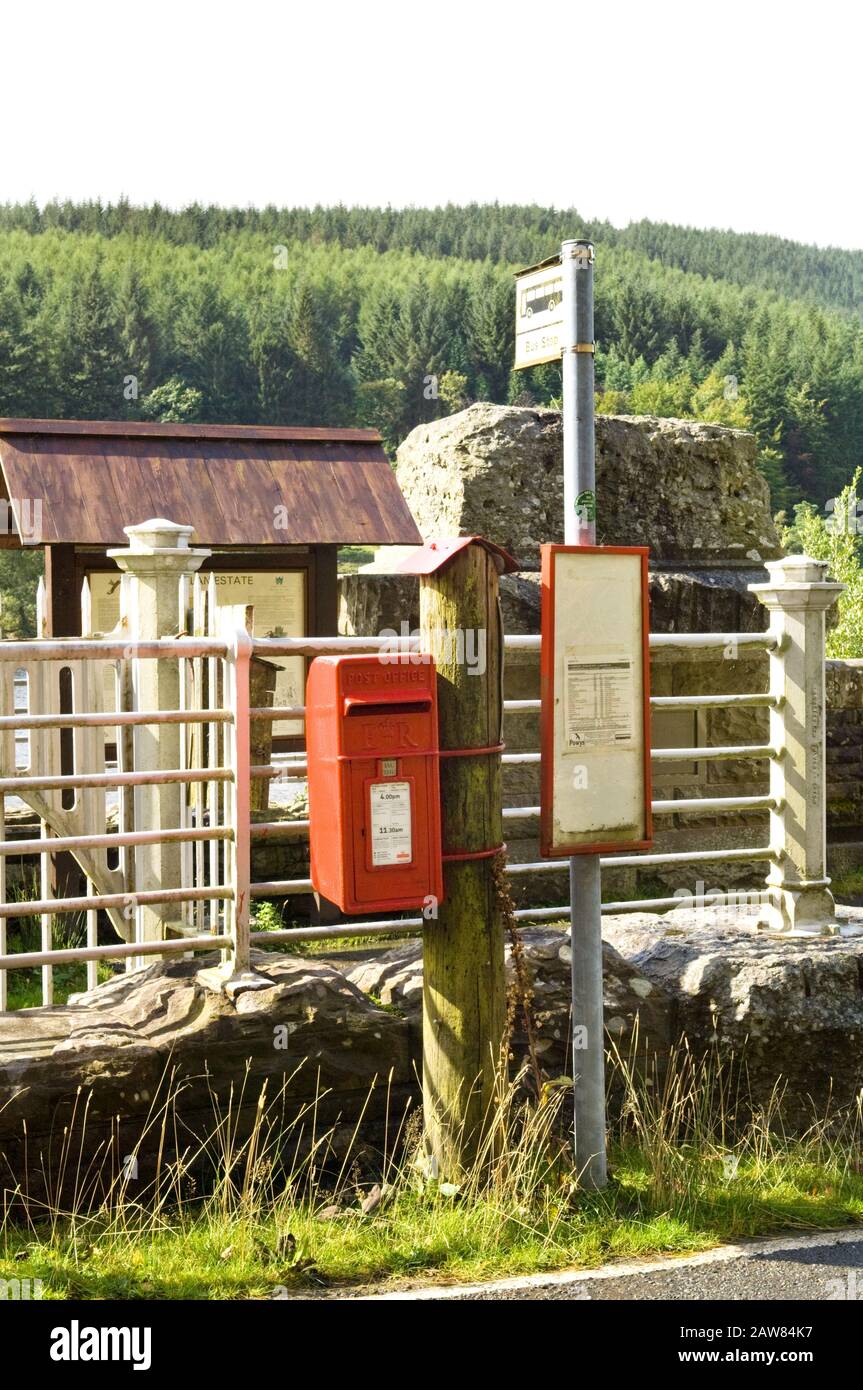 Rural bus stop and post box hi-res stock photography and images - Alamy