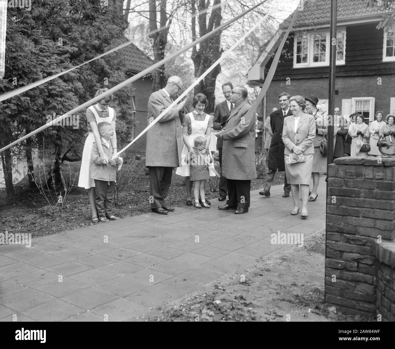 Homeless support new home hi-res stock photography and images - Alamy