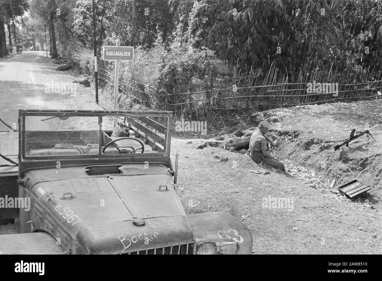 Bren gun box ammunition hi-res stock photography and images - Alamy