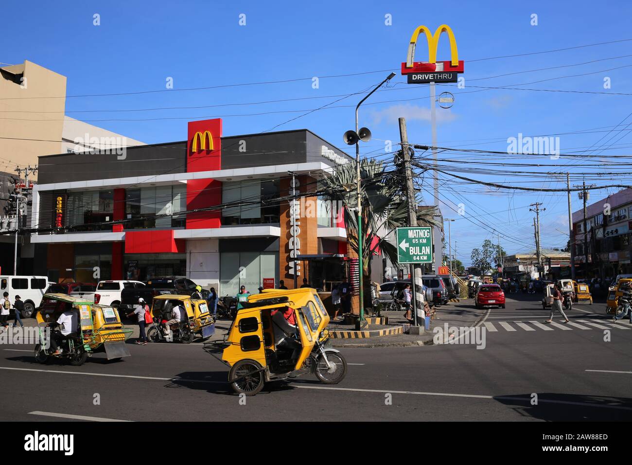 Mcdonalds exterior hi-res stock photography and images - Alamy
