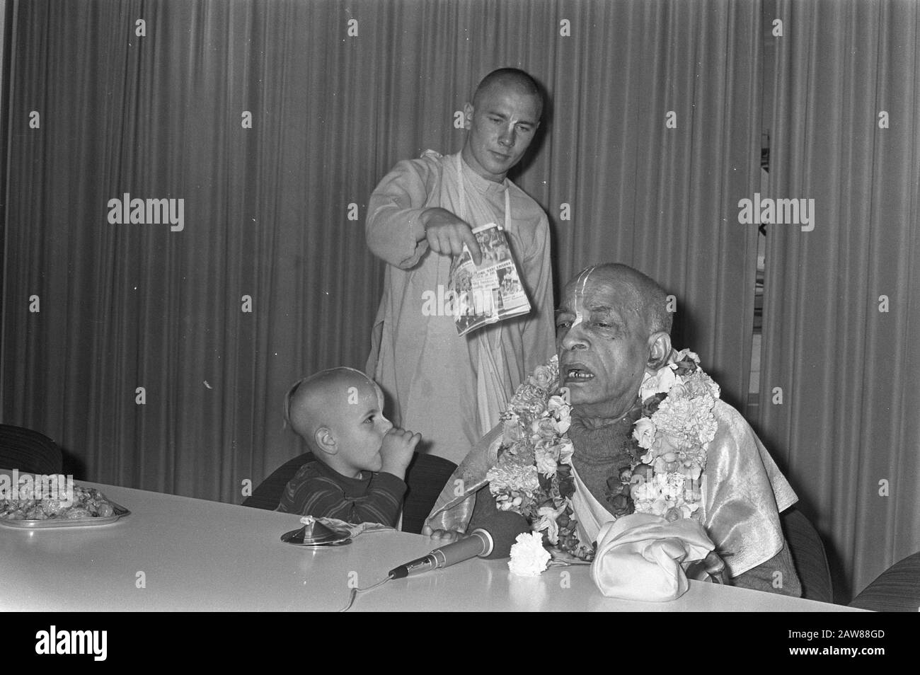 Hare krishna movement Black and White Stock Photos & Images - Alamy