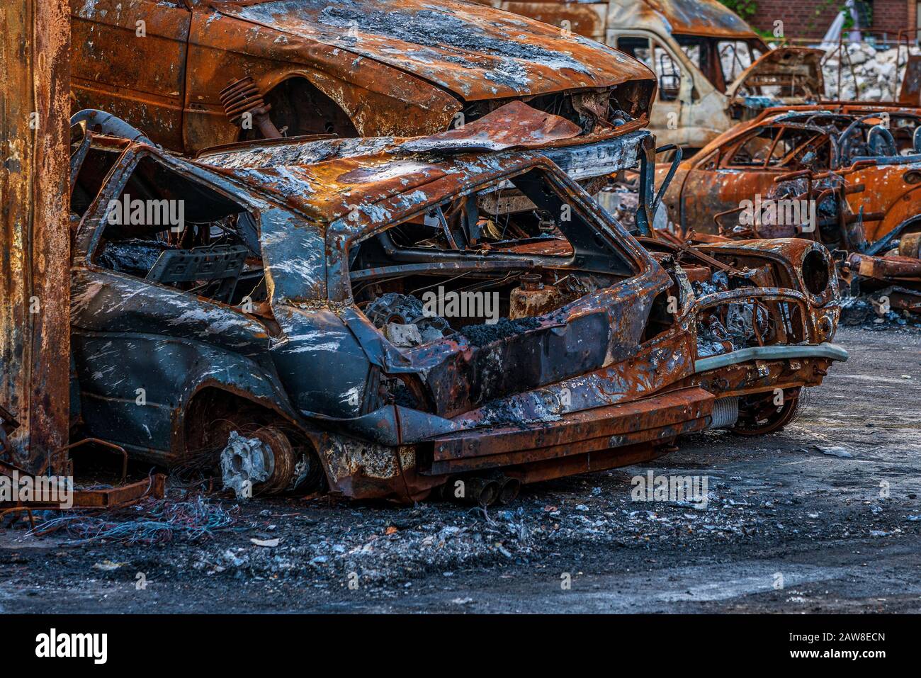 Cars rusted vehicle hi-res stock photography and images - Alamy