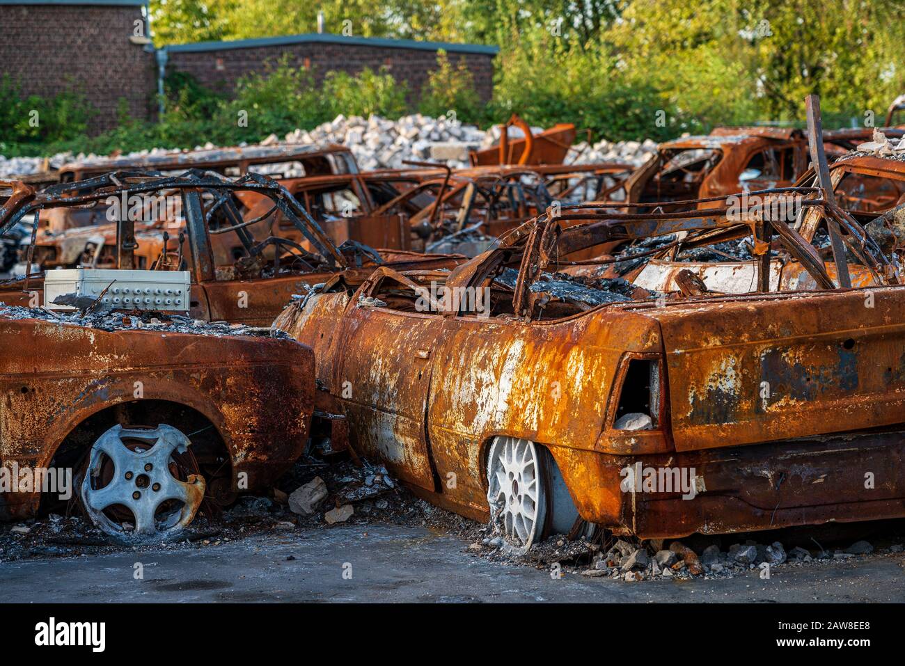 Cars rusted vehicle hi-res stock photography and images - Alamy