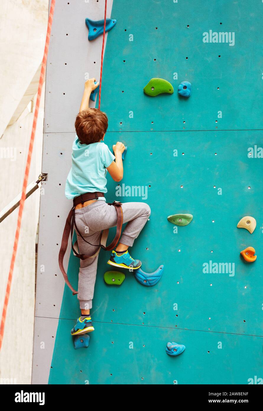 Kids climbing adventure park hi-res stock photography and images - Alamy