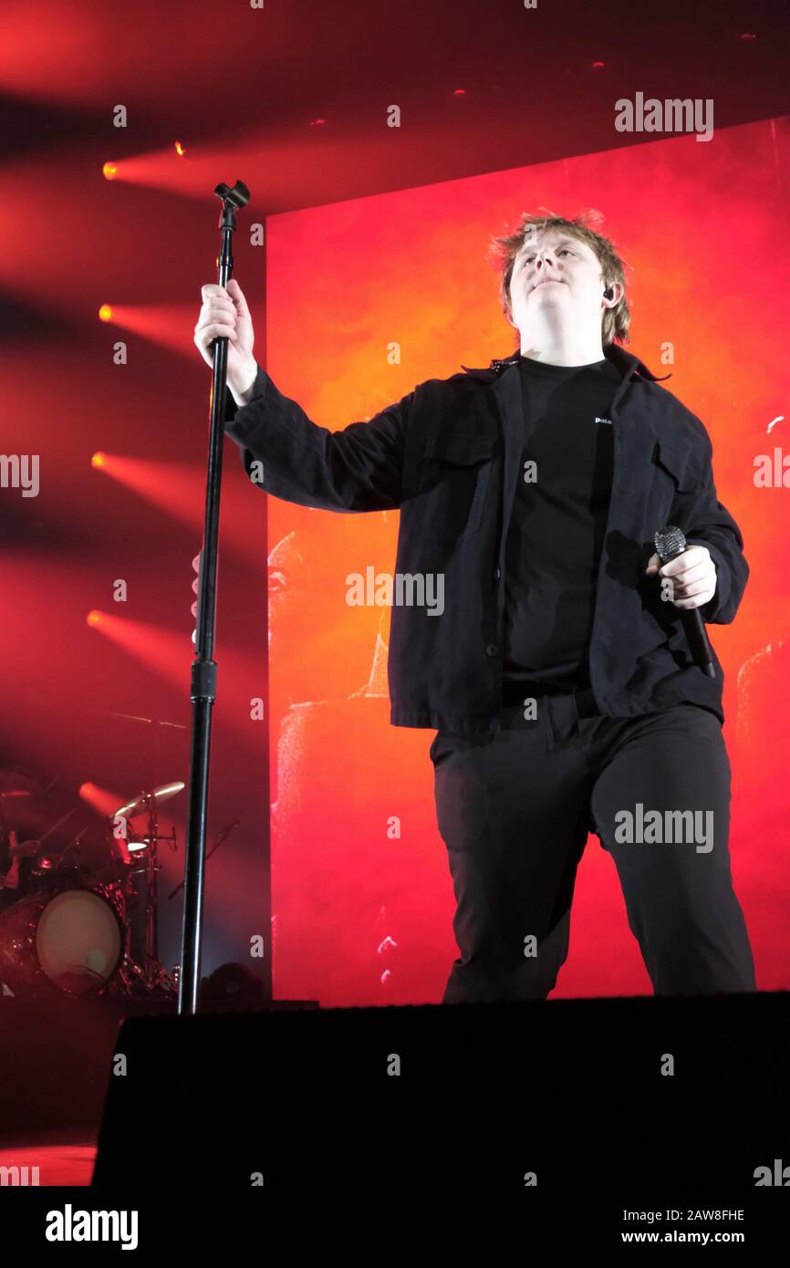 Lewis capaldi concert hi-res stock photography and images - Alamy