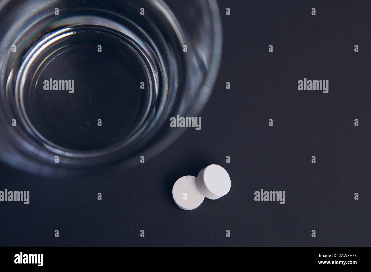 Clear blue pill hi-res stock photography and images - Alamy