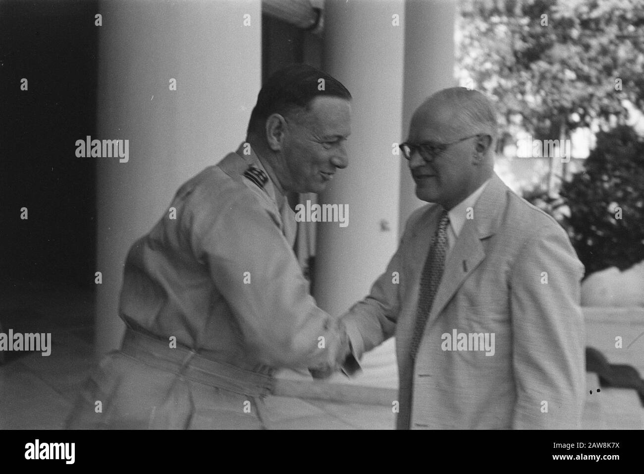 Commander lute hi-res stock photography and images - Alamy